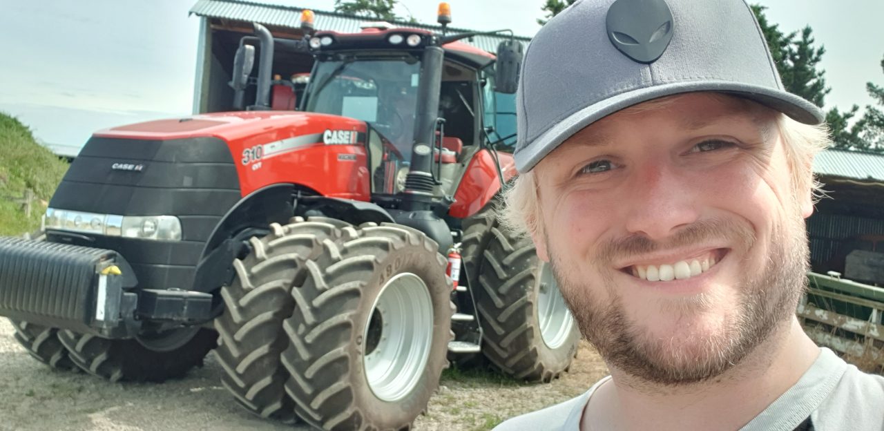 Catch Rudeism playing Farming Simulator 22 with his ‘Tractroller ...